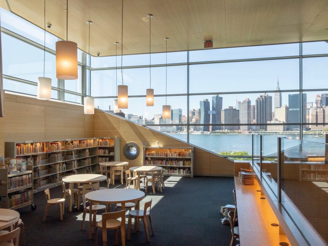 Aperta a New York la nuova biblioteca disegnata da Steven Holl