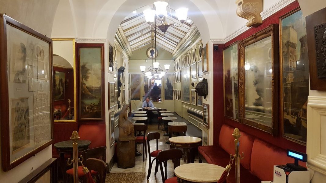 Ritrovo di artisti da 250 anni, il Caffè Greco di Roma è sotto sfratto