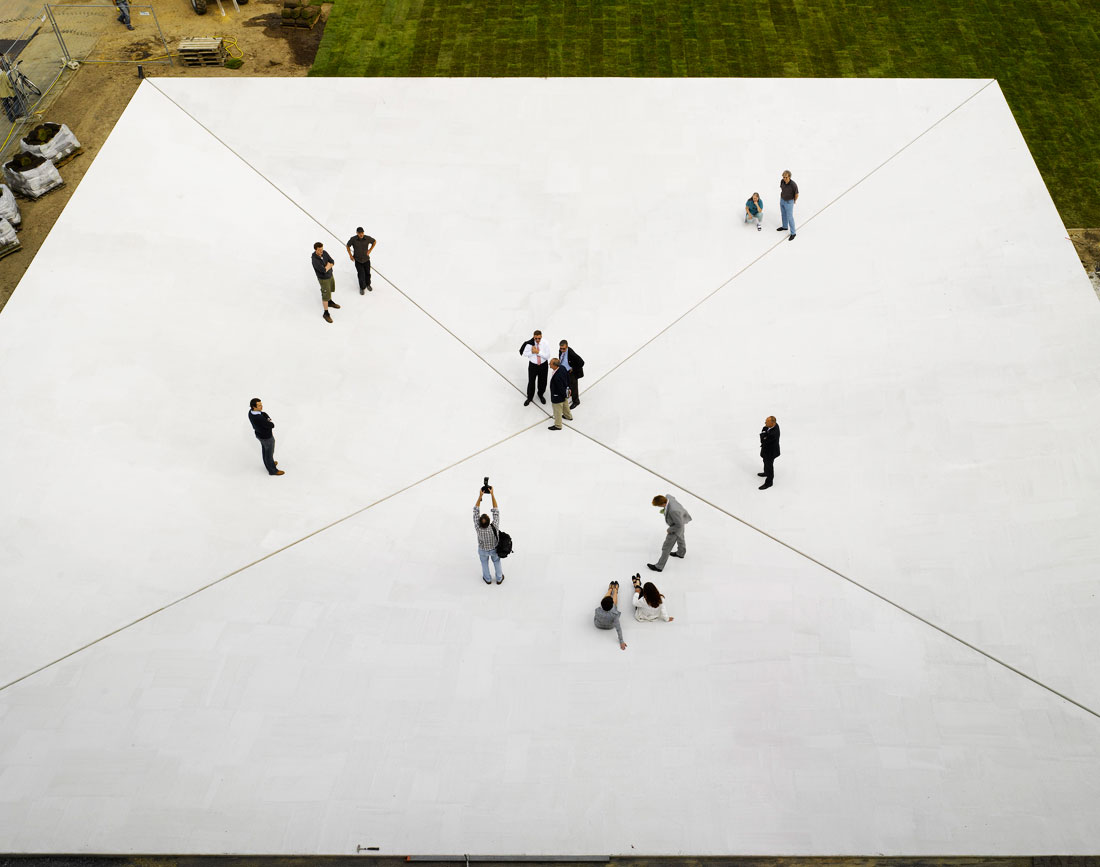 L’Università di Münster rimuove la Square Depression di Bruce Nauman