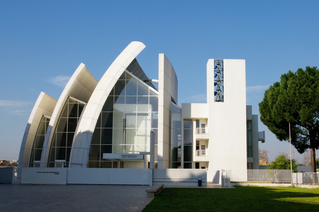 Cinque chiese contemporanee da visitare in Italia durante le feste