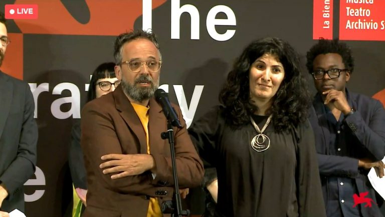 Biennale Architettura 2023: i Leoni d'oro vanno a studio DAAR e Brasile