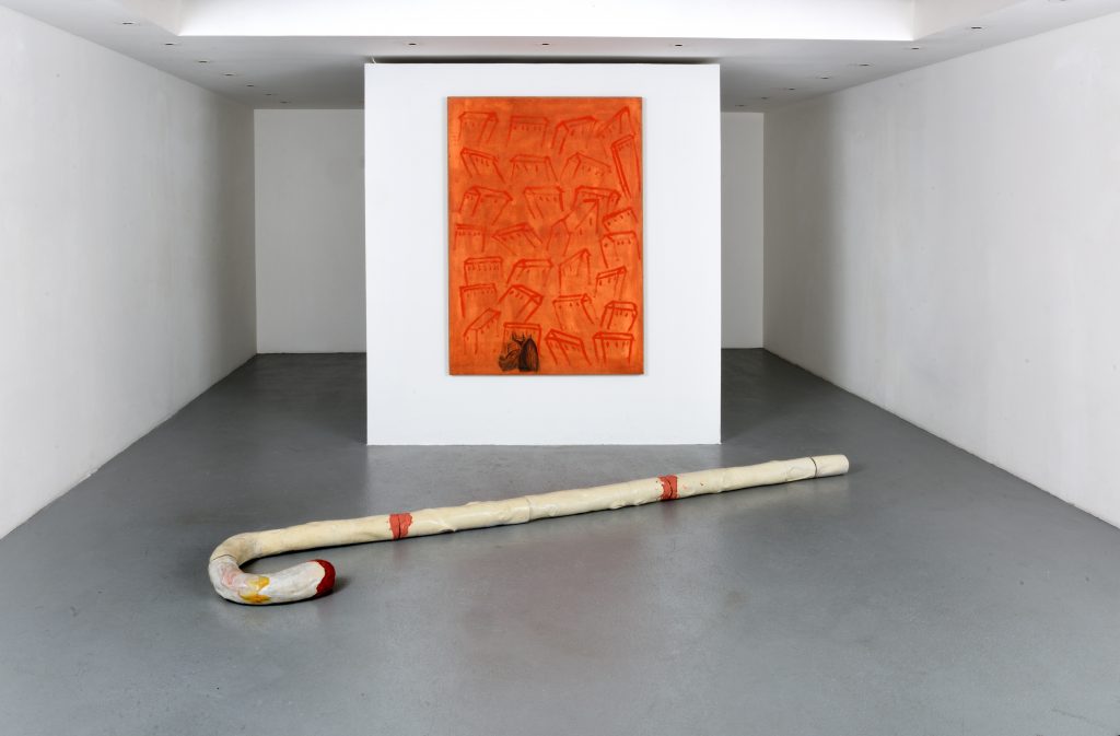 Un viaggio visionario nell’arte di Enzo Cucchi a Castelbasso