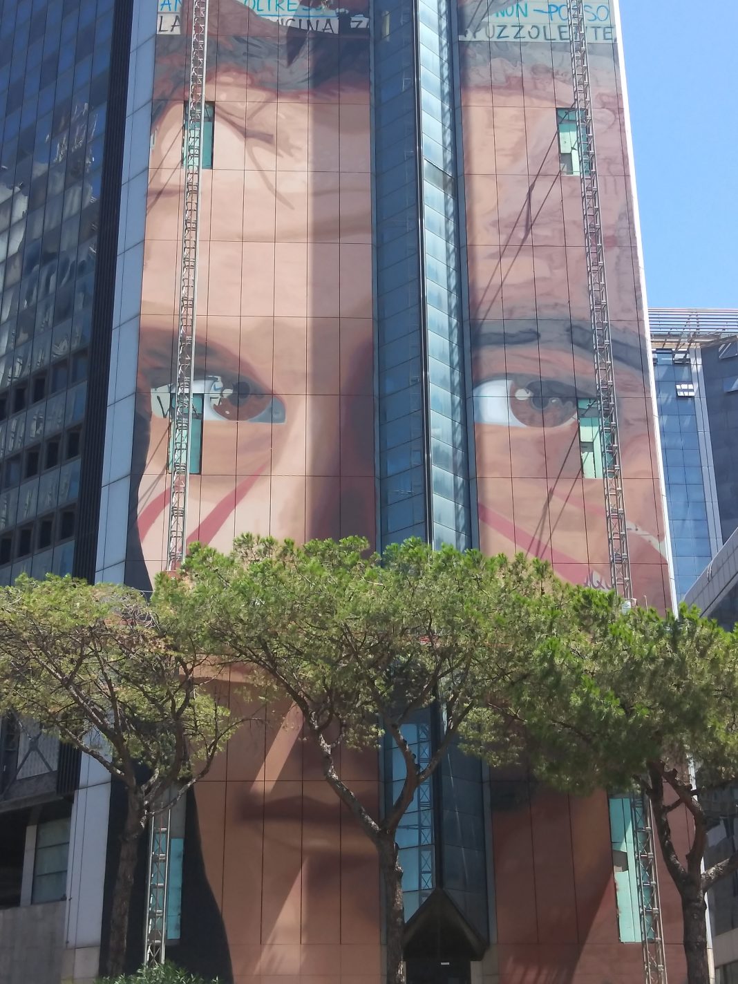 Napoli, ecco il grande lavoro di Jorit al Centro Direzionale