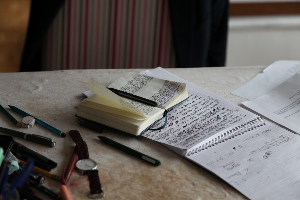 Il premio Nobel Orhan Pamuk diventa un'opera d'arte nel lavoro di Ali Kazma