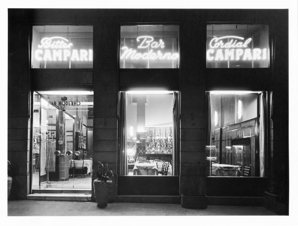Il mondo dei bar negli scatti dei fotografi Magnum. La mostra alla ...