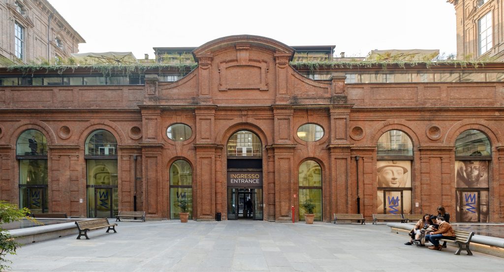 Museo Egizio di Torino, clochard e famiglie in difficoltà entrano gratis