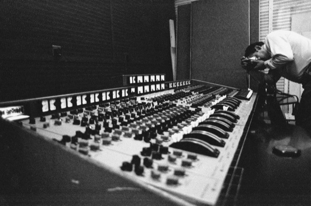 Il suono dei Beatles: Bonhams mette all'asta la console di Abbey Road