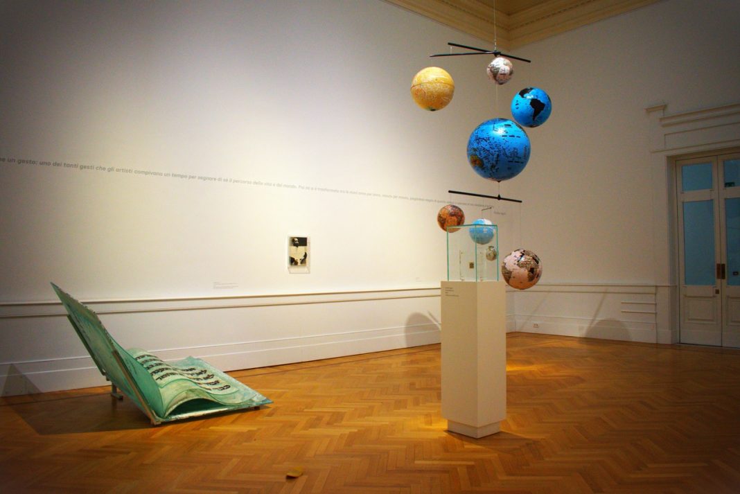 Emilio Isgrò, l'alfabeto democratico: intervista all'artista della ...