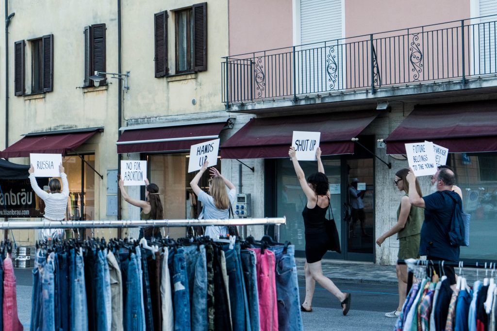 24 ore a Santarcangelo 2024, ovvero la società si mette in scena