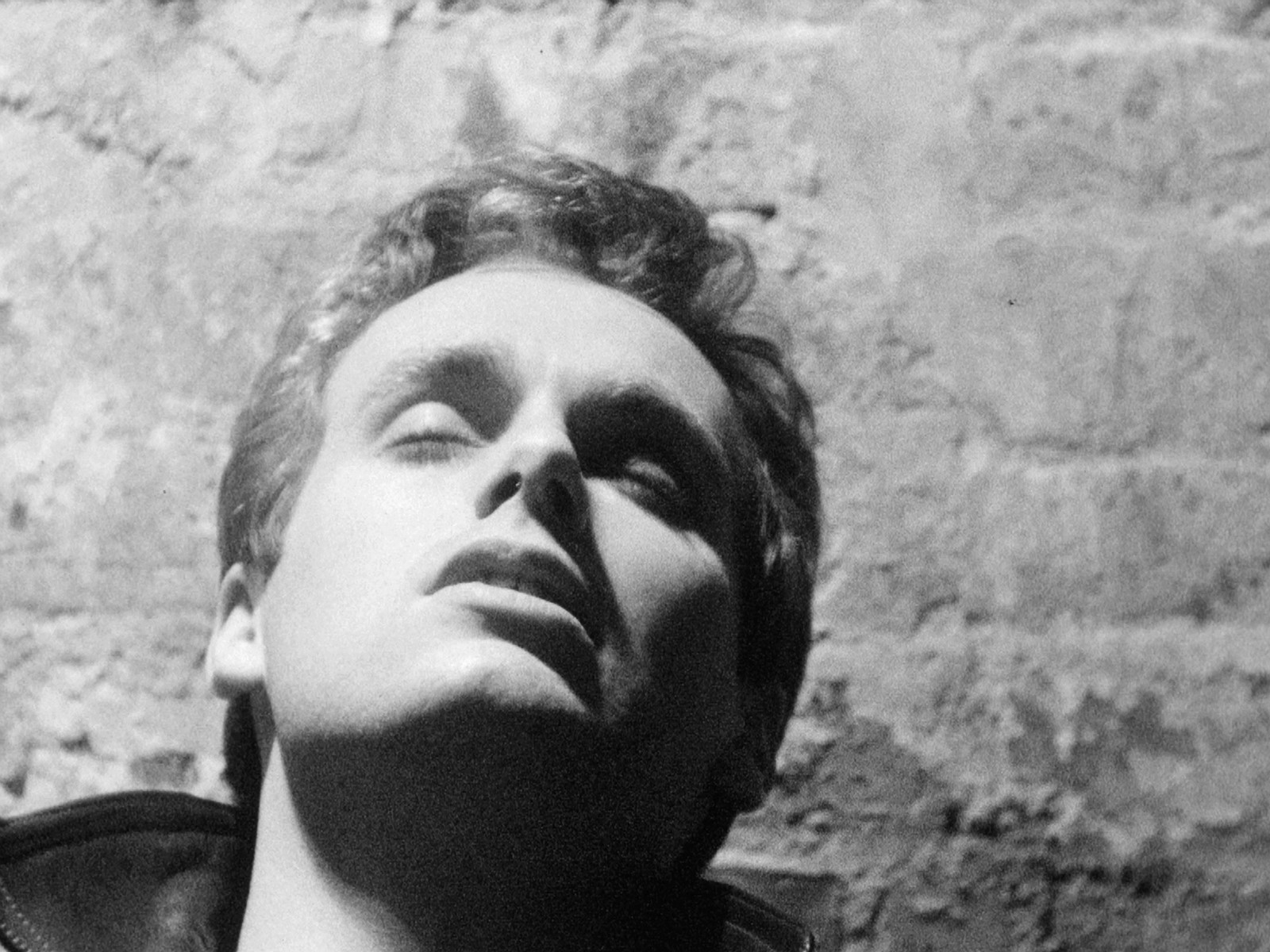 Macchina, desiderio e superficie: i film di Andy Warhol al Museum of Sex
