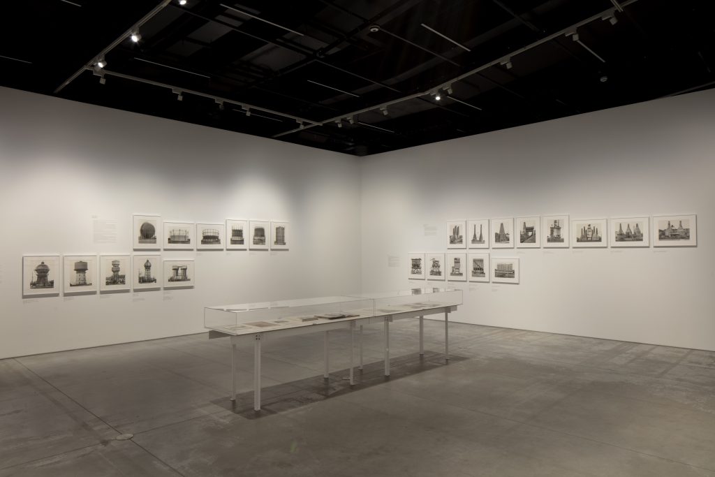 Il MAST di Bologna dedica una mostra ai fotografi Bernd e Hilla Becher