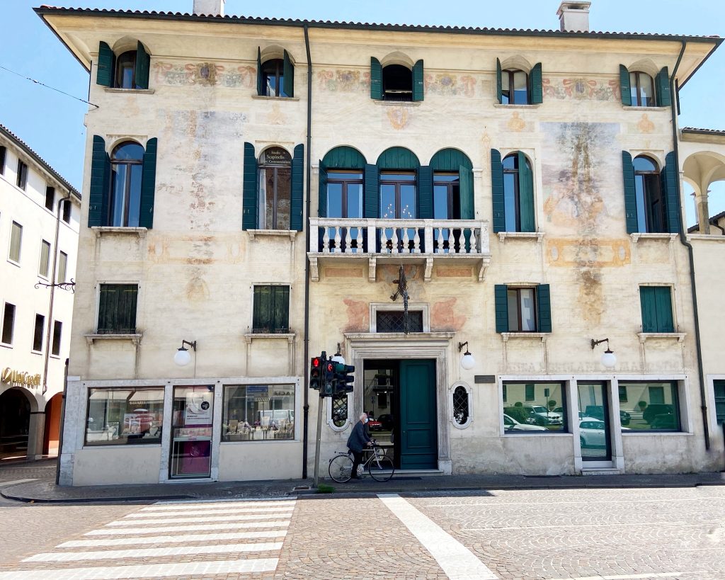 Sede Masterpieces Group - Palazzo Spinelli - Guidozzi - exibart.com